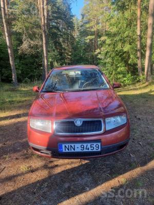 Red Skoda Fabia 2001 in Talsi, with an engine capacity of 1.40 L and mileage of 290 thousand km for 800 €, photo 2 on AUTOMOTO.COM.LV