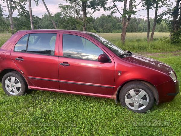 Red Skoda Fabia 2002 in Tapa, with an engine capacity of 1.90 L and mileage of 201 thousand km for 1100 €, photo 2 on AUTOMOTO.COM.LV