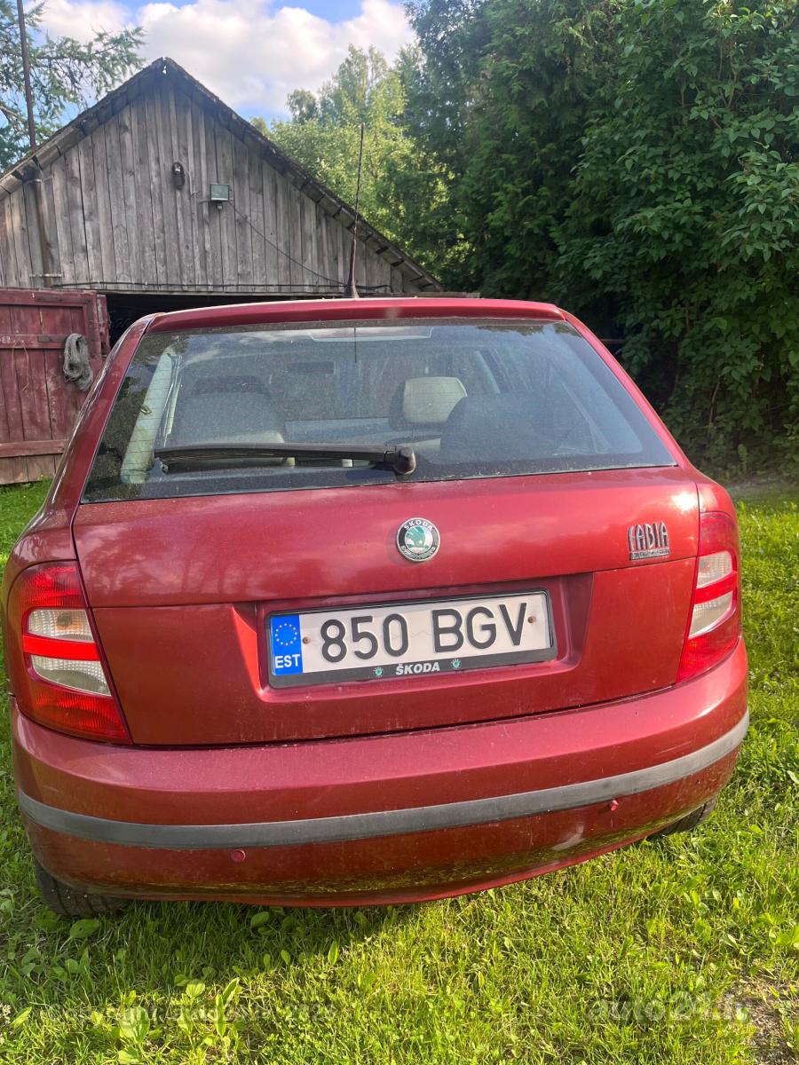Sarkans Skoda Fabia 2002 Tapa, ar dzinēja tilpumu 1.90 L un nobraukumu 201 tūkst. km par 1100 €, foto 5 vietnē AUTOMOTO.COM.LV