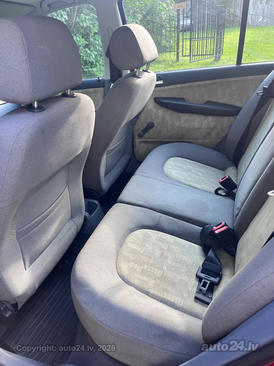 Sarkans Skoda Fabia 2002 Tapa, ar dzinēja tilpumu 1.90 L un nobraukumu 201 tūkst. km par 1100 €, foto 11 vietnē AUTOMOTO.COM.LV