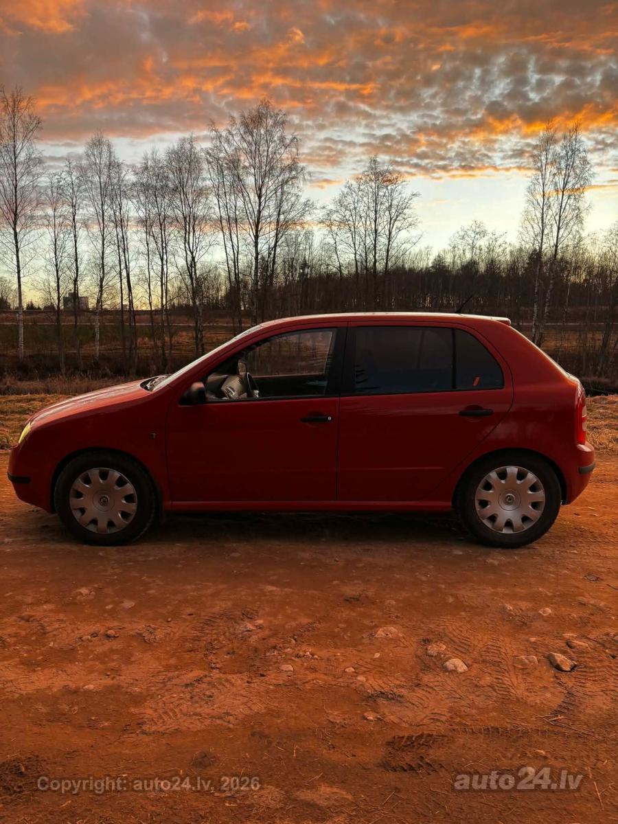 Red Skoda Fabia 2003 in Tallinn, with an engine capacity of 1.20 L and mileage of 291 thousand km for 1300 €, photo 8 on AUTOMOTO.COM.LV