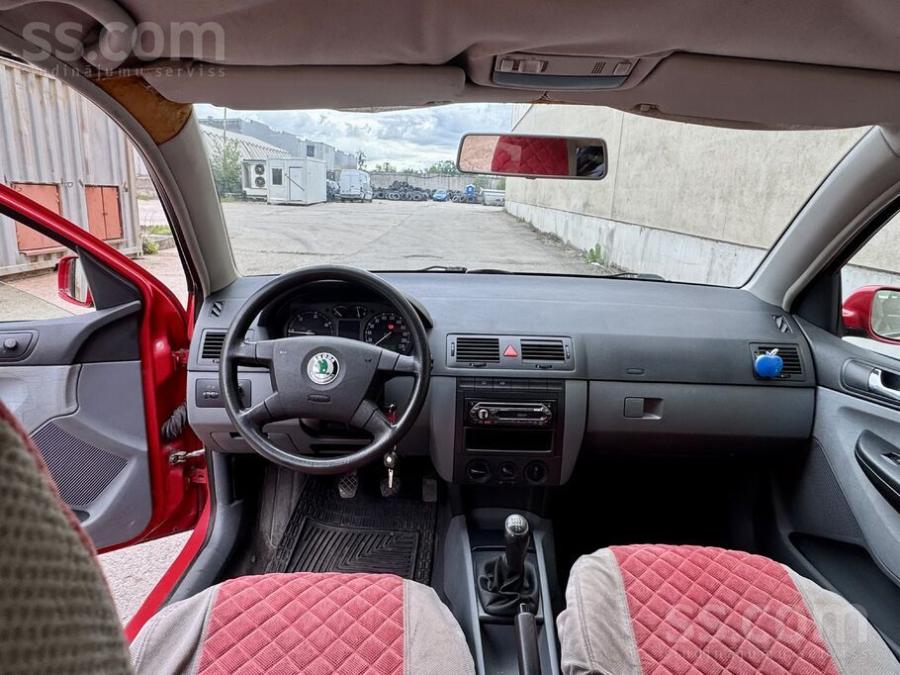 Красный Шкода Фабия 2003 в Рига, объемом двигателя 1.90 л и пробегом 368 тыс. км за 1340 €, фото 8 на AUTOMOTO.COM.LV