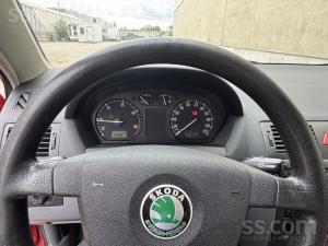 Красный Шкода Фабия 2003 в Рига, объемом двигателя 1.90 л и пробегом 368 тыс. км за 1340 €, фото 9 на AUTOMOTO.COM.LV