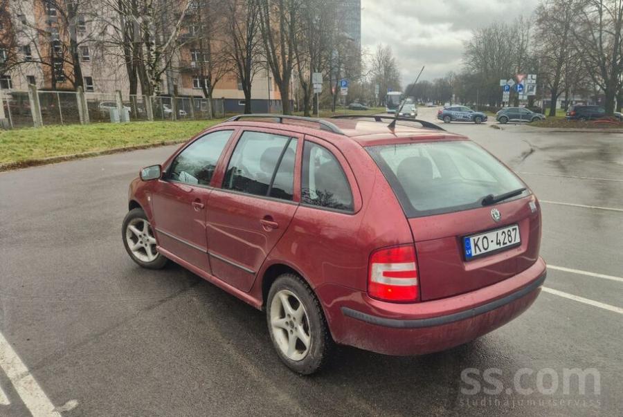 Red Skoda Fabia 2006 in Riga, with an engine capacity of 2.00 L and mileage of 241 thousand km for 1470 €, photo 2 on AUTOMOTO.COM.LV