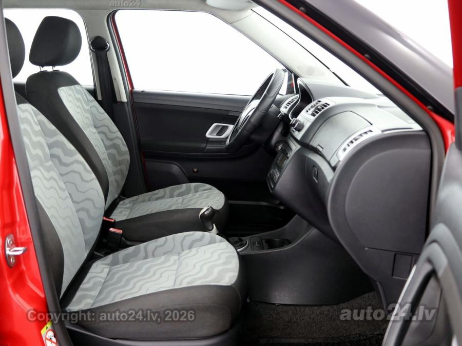 Red Skoda Fabia 2007 in Tallinn, with an engine capacity of 1.20 L and mileage of 111 thousand km for 999 €, photo 7 on AUTOMOTO.COM.LV