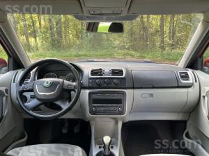 Red Skoda Fabia 2007 in Valmiera, with an engine capacity of 1.40 L and mileage of 248 thousand km for 2000 €, photo 9 on AUTOMOTO.COM.LV