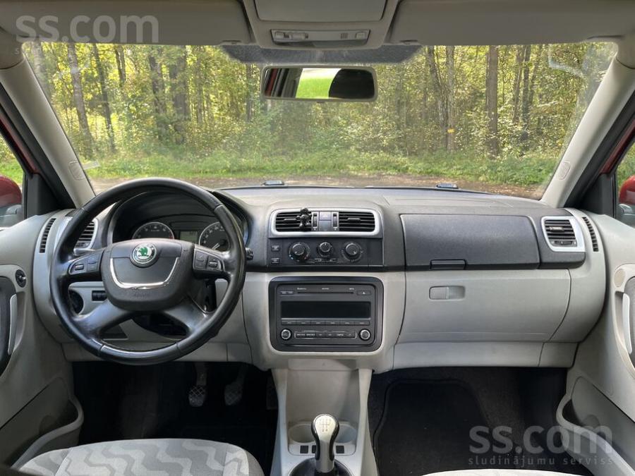 Red Skoda Fabia 2007 in Valmiera, with an engine capacity of 1.40 L and mileage of 248 thousand km for 2000 €, photo 9 on AUTOMOTO.COM.LV