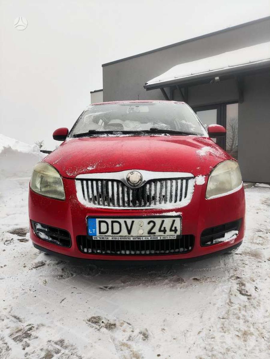 Sarkans Skoda Fabia 2008 Panevēža, ar dzinēja tilpumu 1.39 L un nobraukumu 247 tūkst. km par 1300 €, foto 5 vietnē AUTOMOTO.COM.LV