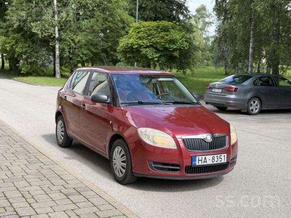 Red Skoda Fabia 2008 in Aizkraukle, with an engine capacity of 1.20 L and mileage of 171 thousand km for 1770 €, photo 1 on AUTOMOTO.COM.LV