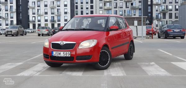 Sarkans Skoda Fabia 2008 Viļņa, ar dzinēja tilpumu 1.40 L un nobraukumu 200 tūkst. km par 750 €, foto 1 vietnē AUTOMOTO.COM.LV