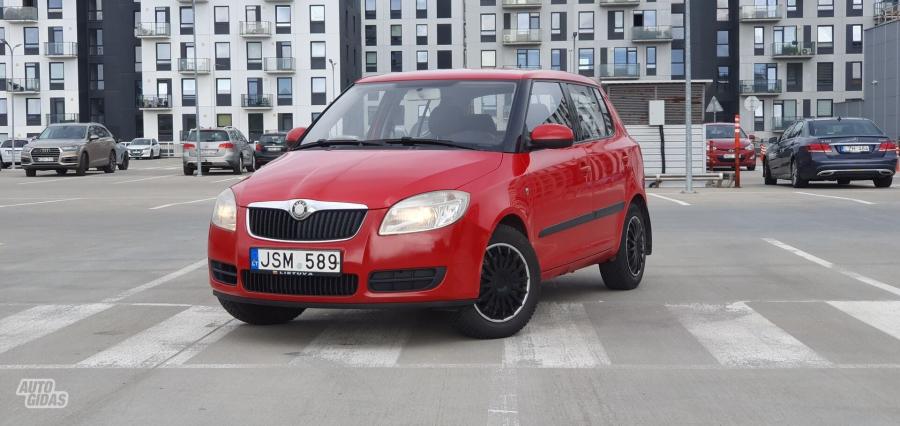 Red Skoda Fabia 2008 in Vilnius, with an engine capacity of 1.40 L and mileage of 200 thousand km for 750 €, photo 1 on AUTOMOTO.COM.LV