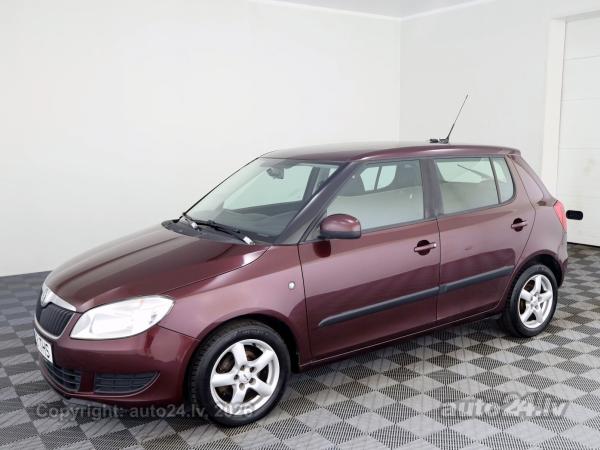 Sarkans Skoda Fabia 2010 Tallina, ar dzinēja tilpumu 1.20 L un nobraukumu 199 tūkst. km par 1199 €, foto 2 vietnē AUTOMOTO.COM.LV