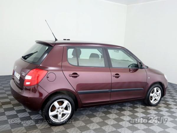 Sarkans Skoda Fabia 2010 Tallina, ar dzinēja tilpumu 1.20 L un nobraukumu 199 tūkst. km par 1199 €, foto 3 vietnē AUTOMOTO.COM.LV