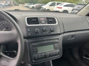 Red Skoda Fabia 2010 in Vilnius, with an engine capacity of 1.20 L and mileage of 231 thousand km for 695 €, photo 9 on AUTOMOTO.COM.LV