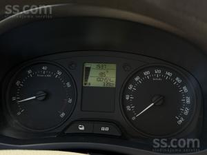 Красный Шкода Фабия 2010 в Тукумс, объемом двигателя 1.40 л и пробегом 100 тыс. км за 2900 €, фото 9 на AUTOMOTO.COM.LV