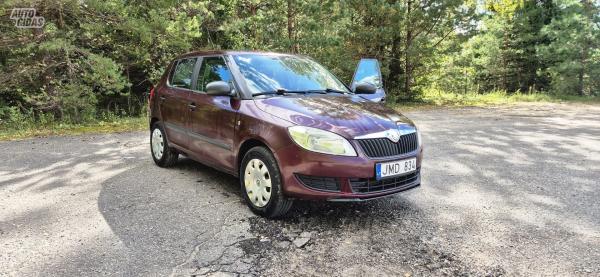 Sarkans Skoda Fabia 2010 Ignalina, ar dzinēja tilpumu 1.60 L un nobraukumu 439 tūkst. km par 750 €, foto 1 vietnē AUTOMOTO.COM.LV