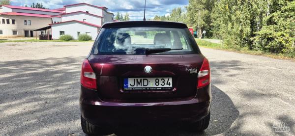 Sarkans Skoda Fabia 2010 Ignalina, ar dzinēja tilpumu 1.60 L un nobraukumu 439 tūkst. km par 750 €, foto 6 vietnē AUTOMOTO.COM.LV