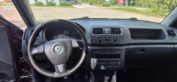 Sarkans Skoda Fabia 2010 Ignalina, ar dzinēja tilpumu 1.60 L un nobraukumu 439 tūkst. km par 750 €, foto 11 vietnē AUTOMOTO.COM.LV