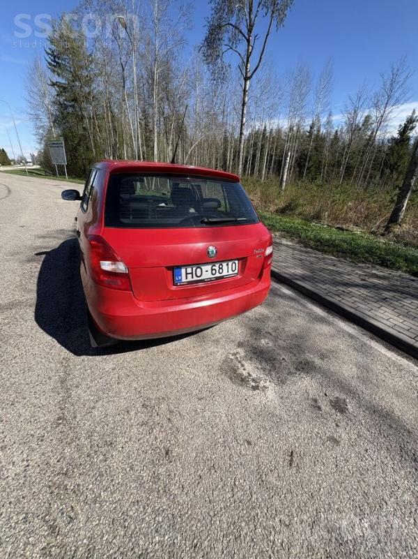 Sarkans Skoda Fabia 2011 Valka, ar dzinēja tilpumu 1.40 L un nobraukumu 277 tūkst. km par 1000 €, foto 2 vietnē AUTOMOTO.COM.LV