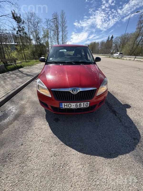 Sarkans Skoda Fabia 2011 Valka, ar dzinēja tilpumu 1.40 L un nobraukumu 277 tūkst. km par 1000 €, foto 3 vietnē AUTOMOTO.COM.LV