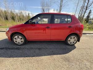 Red Skoda Fabia 2011 in Valka, with an engine capacity of 1.40 L and mileage of 277 thousand km for 1000 €, photo 4 on AUTOMOTO.COM.LV