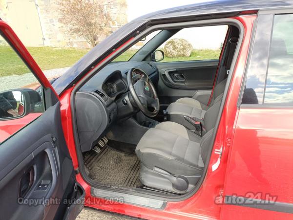 Red Skoda Fabia 2011 in Tallinn, with an engine capacity of 1.20 L and mileage of 119 thousand km for 3000 €, photo 5 on AUTOMOTO.COM.LV