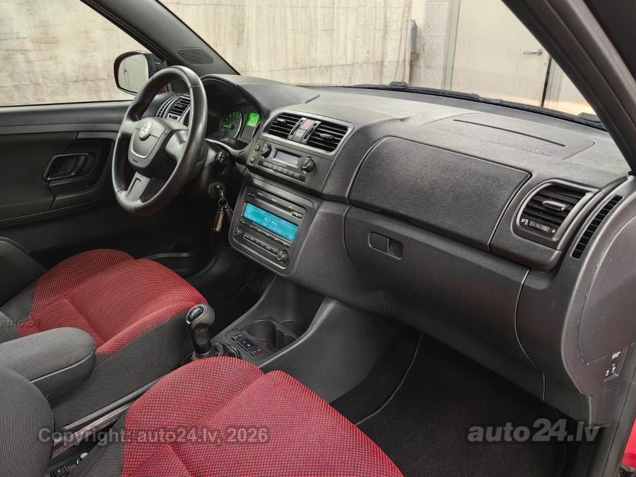 Red Skoda Fabia 2011 in Viljandi, with an engine capacity of 1.60 L and mileage of 243 thousand km for 4690 €, photo 7 on AUTOMOTO.COM.LV
