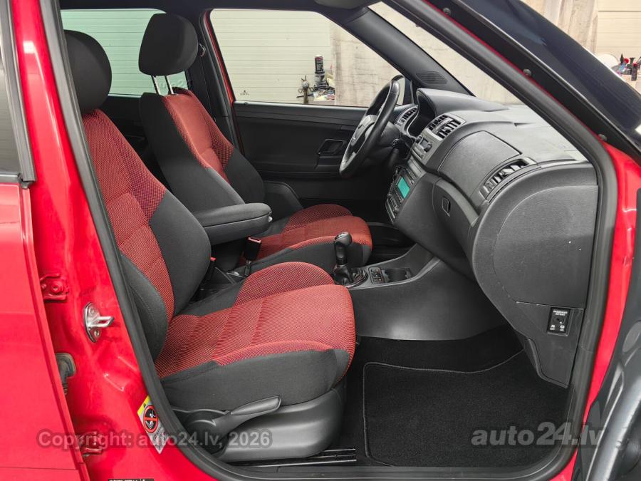 Red Skoda Fabia 2011 in Viljandi, with an engine capacity of 1.60 L and mileage of 243 thousand km for 4690 €, photo 8 on AUTOMOTO.COM.LV
