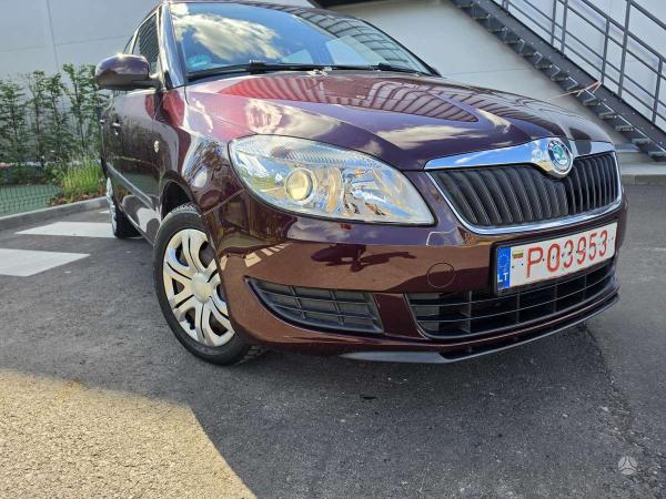 Sarkans Skoda Fabia 2011 Kauņa, ar dzinēja tilpumu 1.20 L un nobraukumu 164 tūkst. km par 2890 €, foto 1 vietnē AUTOMOTO.COM.LV