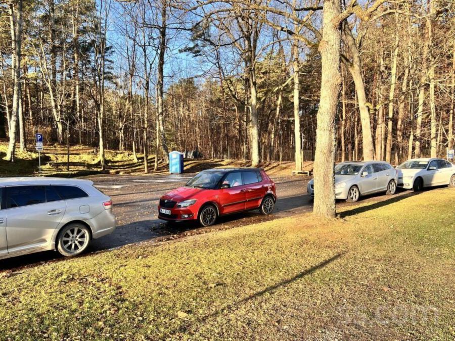 Red Skoda Fabia 2012 in Riga, with an engine capacity of 1.60 L and mileage of 245 thousand km for 2300 €, photo 9 on AUTOMOTO.COM.LV