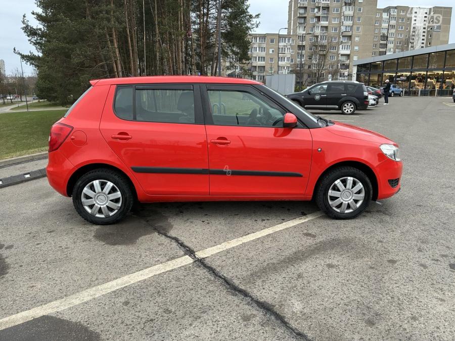 Sarkans Skoda Fabia 2012 Viļņa, ar dzinēja tilpumu 1.20 L un nobraukumu 190 tūkst. km par 2600 €, foto 8 vietnē AUTOMOTO.COM.LV