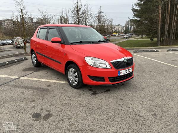 Red Skoda Fabia 2012 in Vilnius, with an engine capacity of 1.20 L and mileage of 190 thousand km for 2600 €, photo 8 on AUTOMOTO.COM.LV
