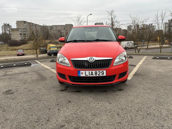 Red Skoda Fabia 2012 in Vilnius, with an engine capacity of 1.20 L and mileage of 190 thousand km for 2600 €, photo 9 on AUTOMOTO.COM.LV