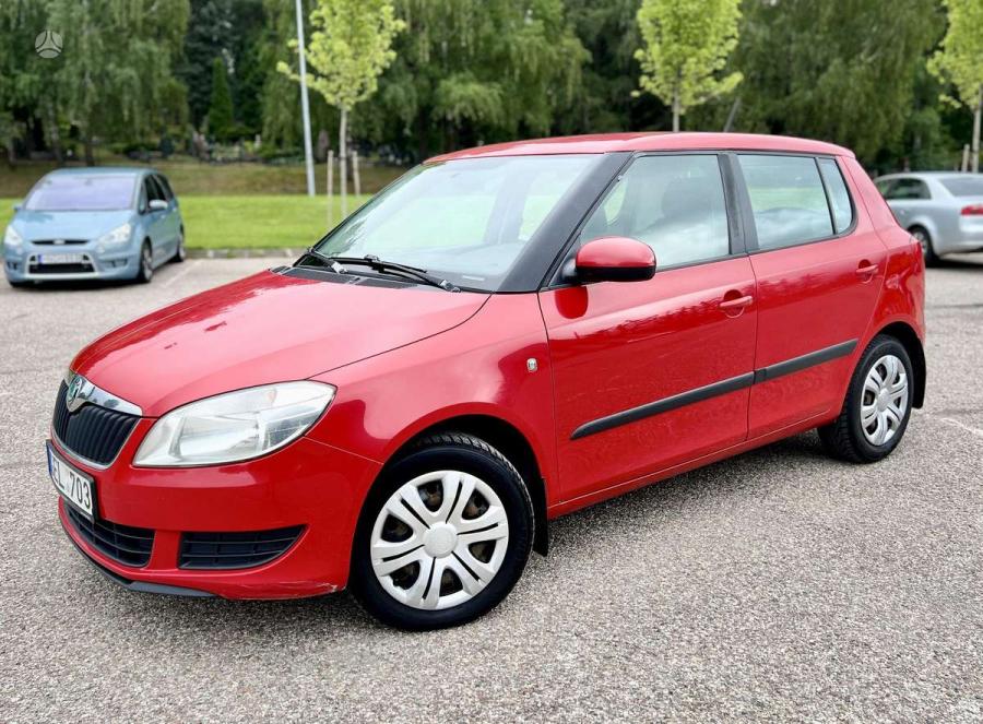 Sarkans Skoda Fabia 2012 Viļņa, ar dzinēja tilpumu 1.60 L un nobraukumu 253 tūkst. km par 2390 €, foto 3 vietnē AUTOMOTO.COM.LV