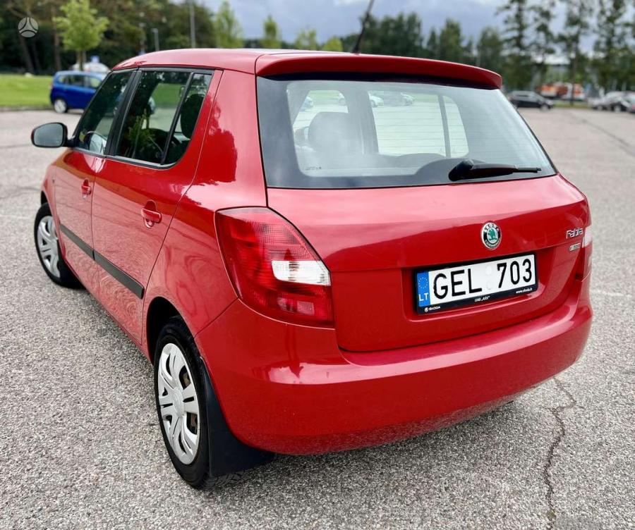 Sarkans Skoda Fabia 2012 Viļņa, ar dzinēja tilpumu 1.60 L un nobraukumu 253 tūkst. km par 2390 €, foto 6 vietnē AUTOMOTO.COM.LV
