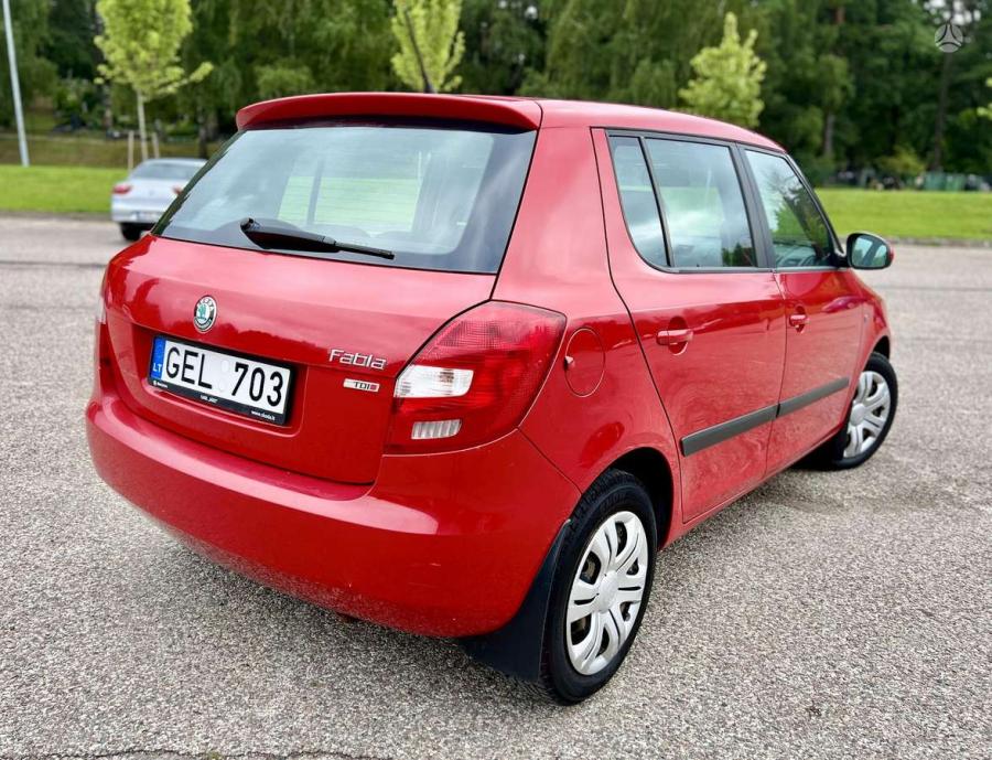 Sarkans Skoda Fabia 2012 Viļņa, ar dzinēja tilpumu 1.60 L un nobraukumu 253 tūkst. km par 2390 €, foto 8 vietnē AUTOMOTO.COM.LV
