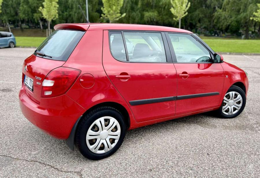 Sarkans Skoda Fabia 2012 Viļņa, ar dzinēja tilpumu 1.60 L un nobraukumu 253 tūkst. km par 2390 €, foto 9 vietnē AUTOMOTO.COM.LV