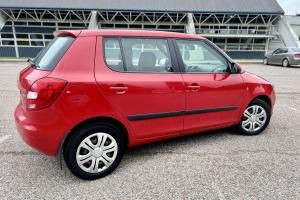 Sarkans Skoda Fabia 2012 Viļņa, ar dzinēja tilpumu 1.60 L un nobraukumu 253 tūkst. km par 2390 €, foto 10 vietnē AUTOMOTO.COM.LV