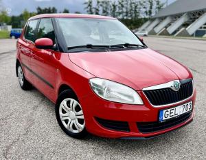 Sarkans Skoda Fabia 2012 Viļņa, ar dzinēja tilpumu 1.60 L un nobraukumu 253 tūkst. km par 2390 €, foto 13 vietnē AUTOMOTO.COM.LV