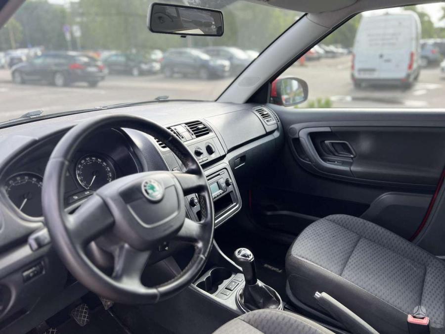 Sarkans Skoda Fabia 2012 Viļņa, ar dzinēja tilpumu 1.60 L un nobraukumu 253 tūkst. km par 2390 €, foto 14 vietnē AUTOMOTO.COM.LV