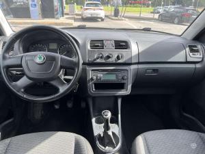 Sarkans Skoda Fabia 2012 Viļņa, ar dzinēja tilpumu 1.60 L un nobraukumu 253 tūkst. km par 2390 €, foto 15 vietnē AUTOMOTO.COM.LV