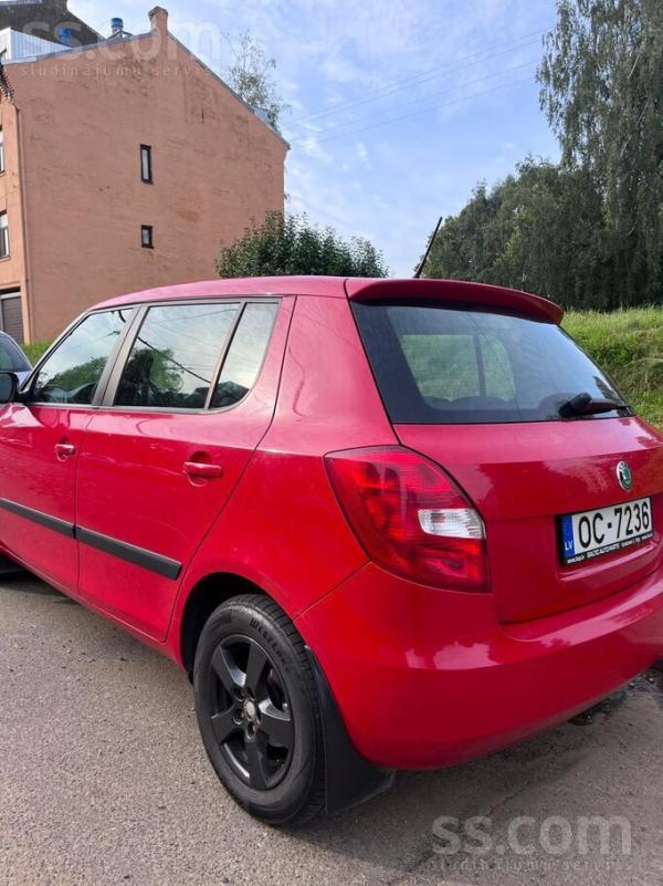 Sarkans Skoda Fabia 2012 Rīga, ar dzinēja tilpumu 1.60 L un nobraukumu 223 tūkst. km par 2099 €, foto 4 vietnē AUTOMOTO.COM.LV