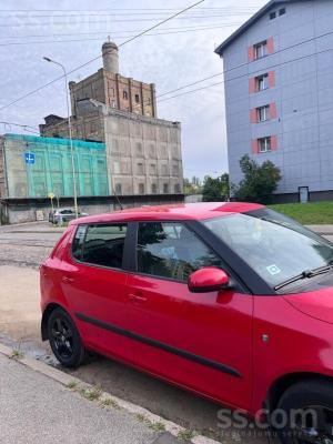 Красный Шкода Фабия 2012 в Рига, объемом двигателя 1.60 л и пробегом 223 тыс. км за 2099 €, фото 5 на AUTOMOTO.COM.LV