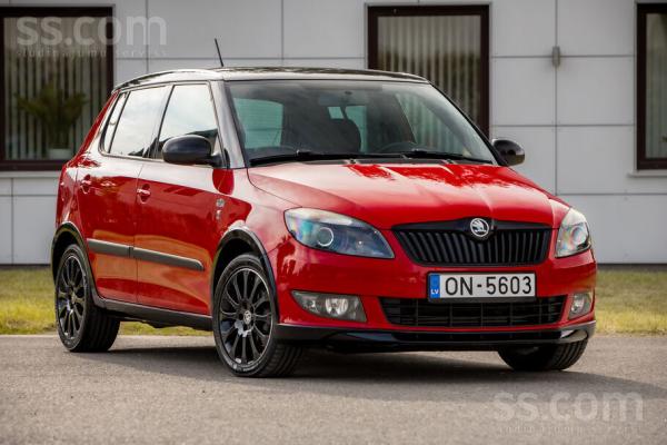 Red Skoda Fabia 2013 in Jelgava, with an engine capacity of 1.60 L and mileage of 233 thousand km for 4390 €, photo 2 on AUTOMOTO.COM.LV