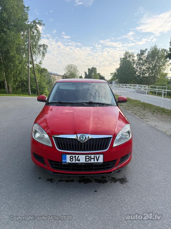 Red Skoda Fabia 2013 in Tallinn, with an engine capacity of 1.60 L and mileage of 350 thousand km for 2300 €, photo 1 on AUTOMOTO.COM.LV