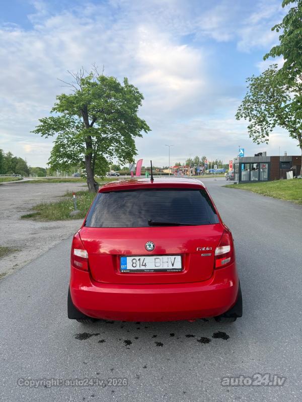 Red Skoda Fabia 2013 in Tallinn, with an engine capacity of 1.60 L and mileage of 350 thousand km for 2300 €, photo 3 on AUTOMOTO.COM.LV