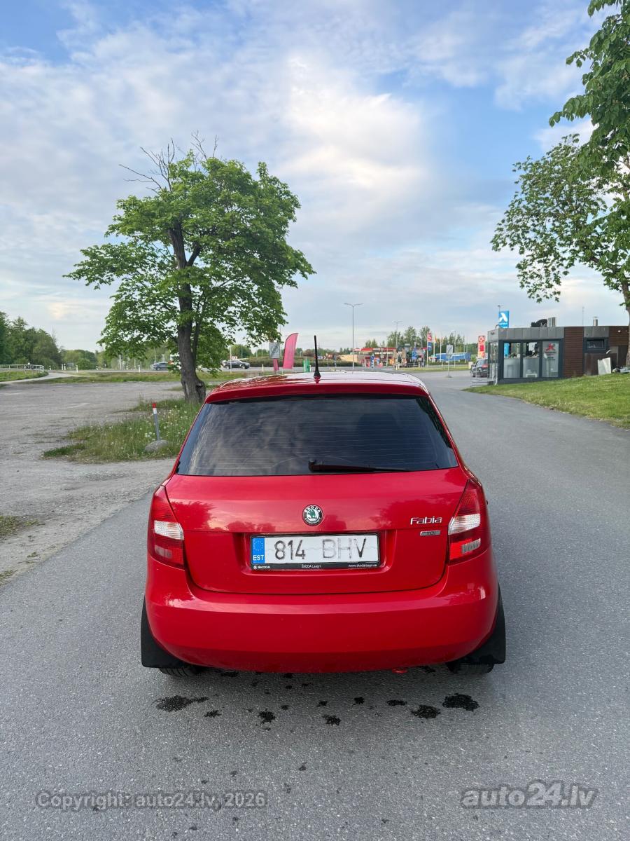 Red Skoda Fabia 2013 in Tallinn, with an engine capacity of 1.60 L and mileage of 350 thousand km for 2300 €, photo 4 on AUTOMOTO.COM.LV
