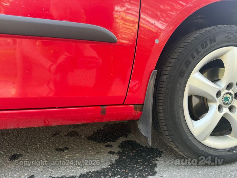 Red Skoda Fabia 2013 in Tallinn, with an engine capacity of 1.60 L and mileage of 350 thousand km for 2300 €, photo 8 on AUTOMOTO.COM.LV