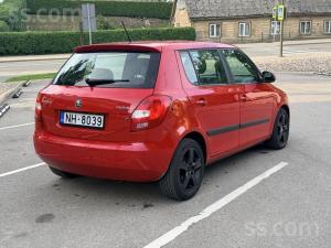 Red Skoda Fabia 2013 in Talsi, with an engine capacity of 1.60 L and mileage of 445 thousand km for 1200 €, photo 6 on AUTOMOTO.COM.LV
