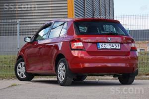 Red Skoda Fabia 2015 in Riga, with an engine capacity of 1.20 L and mileage of 207 thousand km for 4990 €, photo 3 on AUTOMOTO.COM.LV